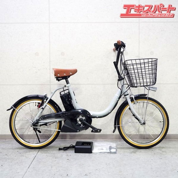 YAMAHA PAS CITY-C PA20CC 2024 電動アシスト自転車 小径車 戸塚店商品説明メーカー：YAMAHA/ヤマハモデル名： PAS CITY-C型番：PA20CC年式：2024年車体色：グレー系重量：21.0kgサドル高...