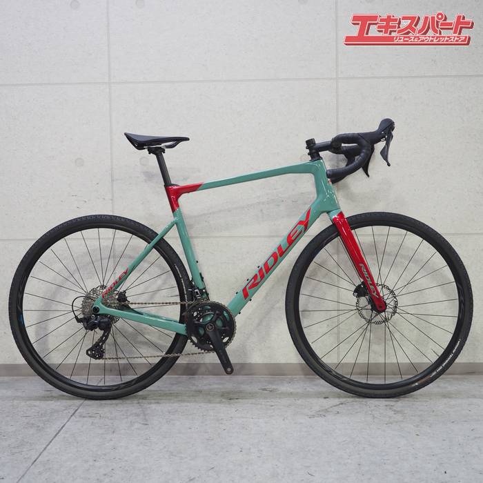 商品説明メーカー：RIDLEY /リドレーモデル名：GRIFN /グリフォン年式：2024車体色：緑系フレーム素材：カーボンフォーク素材：カーボンシフター：SHIMANO ST-RX610Fディレーラー：SHIMANO FD-RX820Rデ...