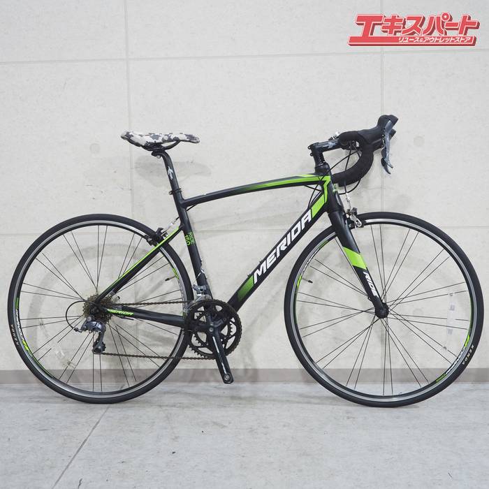 商品説明メーカー：MERIDA /メリダモデル名：RIDE 150 /ライド年式：2016 車体色：黒、緑系フレーム素材：アルミフォーク素材：カーボンシフター：SHIMANO Claris ST-2400Fディレーラー：SHIMANO Cl...