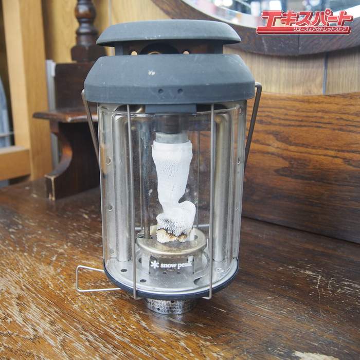 スノーピーク snow peak ギガパワー BFランタン GL-300A 辻堂店商品説明170Wの大光量は、遠くからでも自分のサイトの目印になる存在感。夜が来るのが待ち遠しくなるランタンです。サイズ　130×235mm材質　ステンレス、ア...