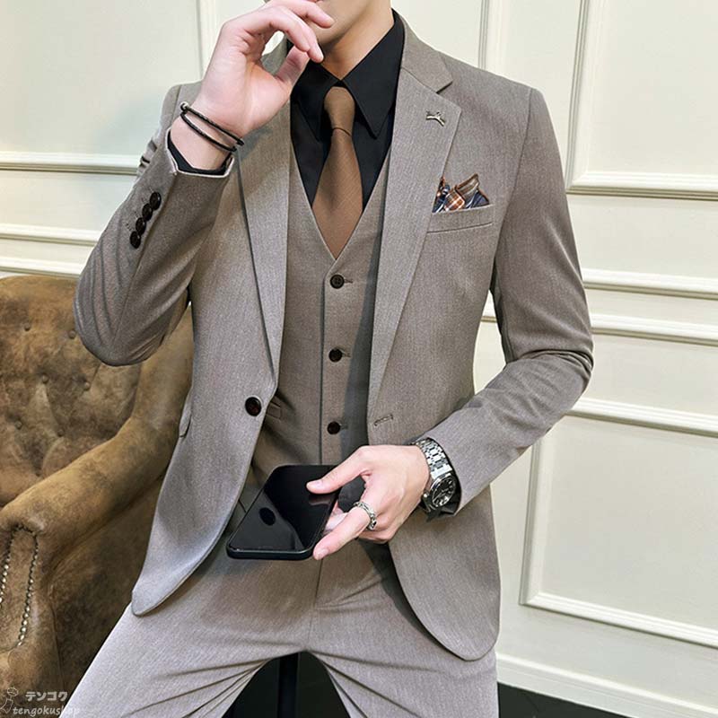 ご来店いただき、誠にありがとうございます。 素材 ポリエステルなど カラー 写真参考 サイズ サイズ表をご参考ください。 セット内容 ジャケット+ズボン+ベスト 注意事項 〇 表記しているサイズは平置きで採寸ですので、若干の誤差が生じる場合...