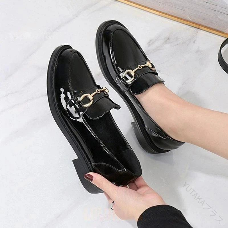 品名：レディースローファー素材：アッパー:PUソール:ゴムカラー：全2色サイズ：34-40産地：中国ヒールの高さ:3.5cm検索キーワード：レディース パンプス フラットシューズ 靴 ポインテッド エナメル スエード レディース コインペニ...