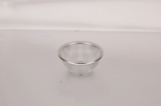 日本製の水廻りシリーズ！■丈夫で衛生的なステンレス製の水廻りシリーズです■新潟県燕三条市で作られた安心の日本製！■シンプルで使いやすいキッチン（水廻り）用品の定番です ステンレス製/外径130mm　