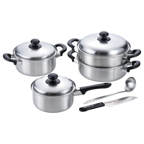 早くから鍛冶が行われ、日本一のハウスウェア生産地へと成長した新潟県燕市。 そこから道具作りの原点に立ち、先人への感謝と、地域の誇りで生み出されたのが『燕三』です。 ●セット内容：片手鍋18cm、両手鍋20cm、二段蒸し器24cm、三徳包丁、...