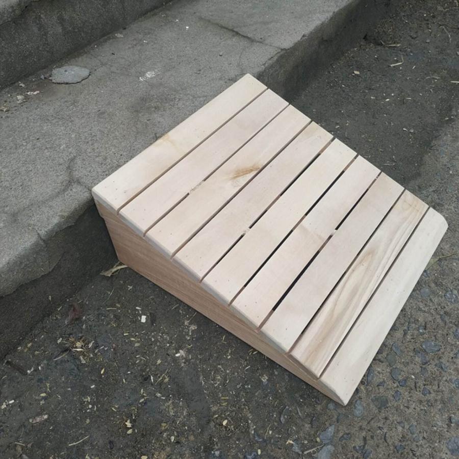 材質：木製段差用スロープ. サイズ：幅30cm 35cm 奥行26cm 31cm 34cm 39cm 高さ7/8/9/10/11/12/13/14/15cm 頑丈なしきい値パッドは天然木で作られています。高温処理を施す、防食、 軽量で、利便...