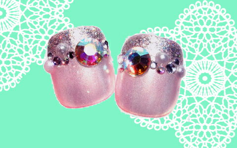*親指につけるペディチップ(2枚セット）です。 *他の指には、お手持ちのマニキュアを塗って下さい。 *おしゃれな足元を演出!! ■使用方法は下記をご参照下さい。 （ペディも使用方法は同じです。） ※ハンドメイドのため、多少デザインが変更にな...