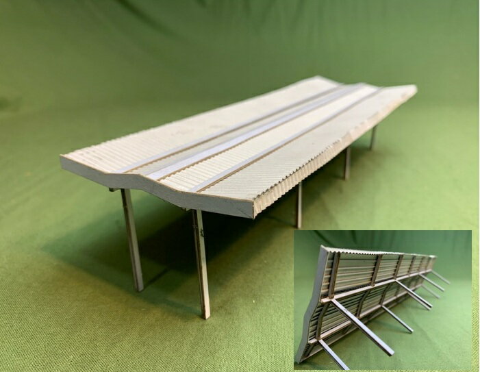 現代風のH鋼の鉄骨ホーム屋根で断面がWになってます。 ホームを自作する方向けに幅60～80mm可変できるようになっています。