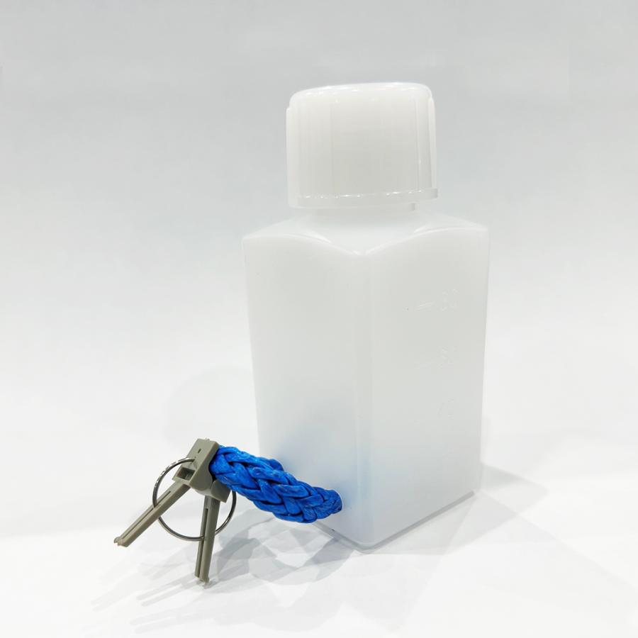 ■特徴 ・水が漏れることなく、紐が常に湿った状態をキープします 。 ・強度のある特殊繊維を使っている為、コオロギなどの強靱なアゴを持つ昆虫にも噛み切られることはありません。 ・紐を浮かせて使うので、汚れにくく衛生的！ 使用にあたっては、下記...