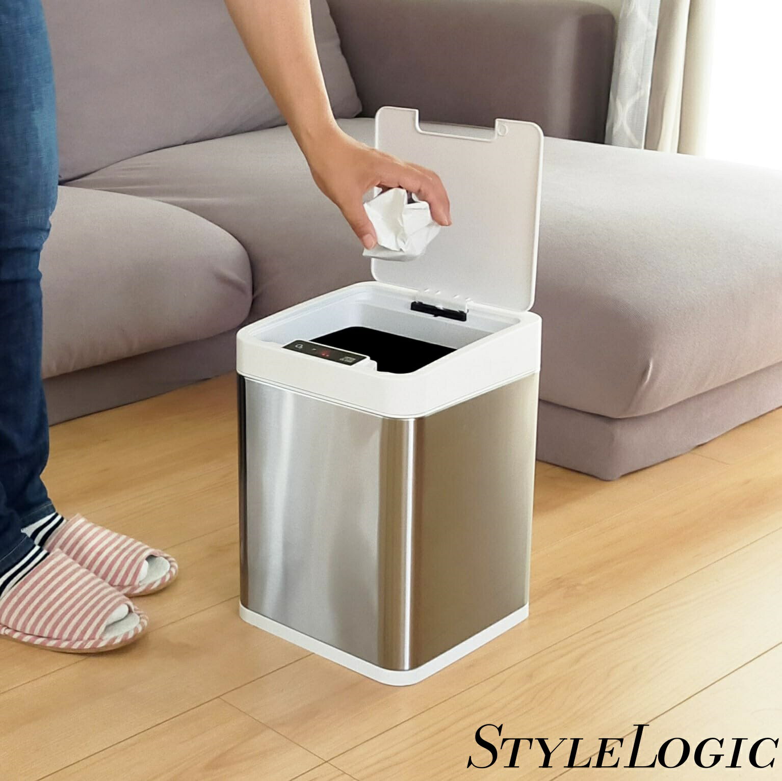 この商品は箱に傷や潰れ等が発生し、そのままでは店頭などで一般販売できなくなったアウトレット商品です。正規品同様の保証が付きますのでご安心ください。センサー部分に手をかざすだけで蓋が自動開閉するので、手を触れずにごみを捨てられてとても清潔！手...