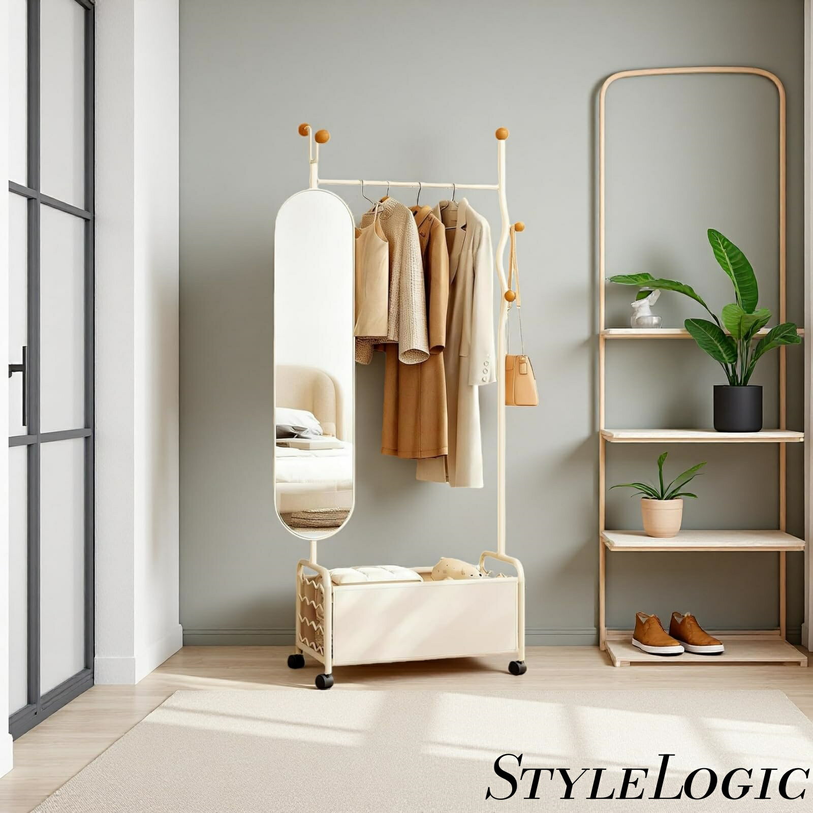 ??シンプルで実用的なデザイン:この全身鏡は洗練されたシンプルなデザインながら、しっかりと全身が映る理想的なサイズ（高さ170cm）を実現。さらに収納スペースを備えているため、限られたスペースを効率的に活用でき、部屋の美観を損ねません。ベー...
