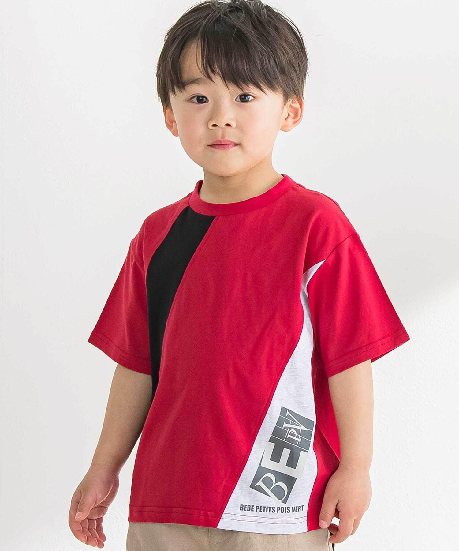 BEBE ONLINE STORE（ベベ オンライン ストア）ダイナミック斜め切り替えロゴTシャツ(95~150cm)-26SS-配色切り替えでパッと目を引く！動きやすいオシャレな男の子用Tシャツ。■デザイン斜めに走る大胆な切り替えデザイン...