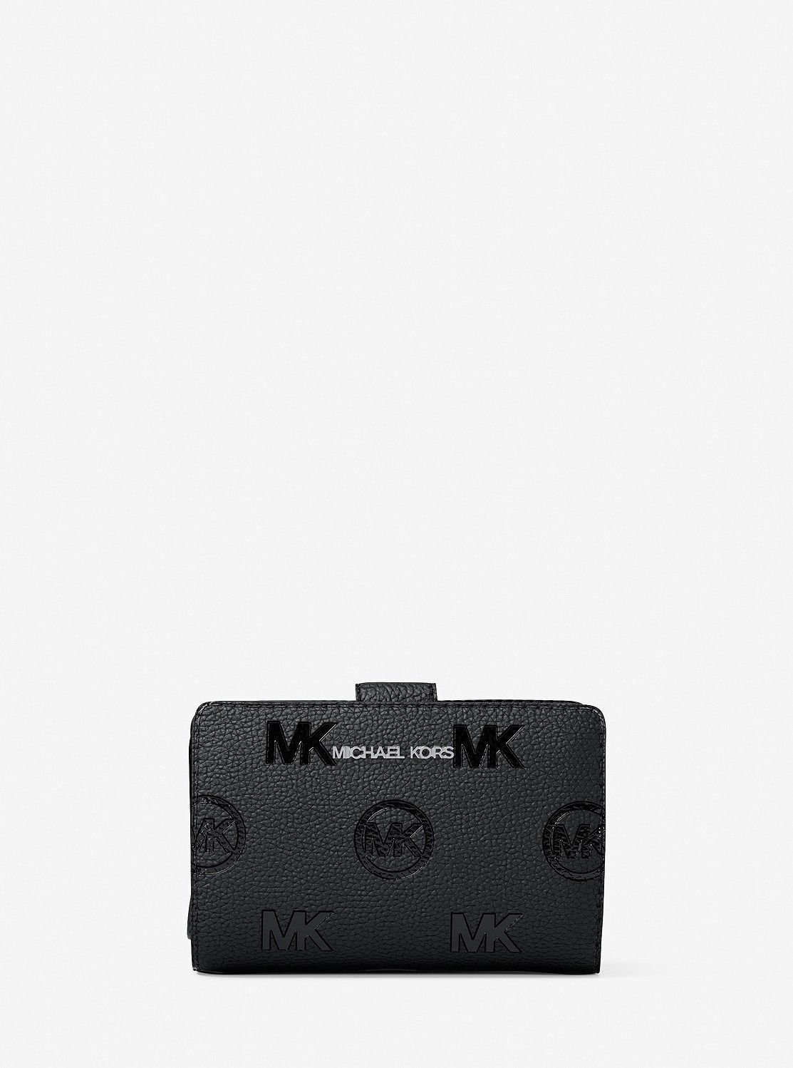 MICHAEL KORS（マイケル・コース）JET SET TRAVEL ビルフォールド ジップ コイン ウォレット ミディアム マイケルコースマイケル・コースは、創造性と高いファッション性を備えた、あらゆるシーンで活躍する都会的でスポーテ...