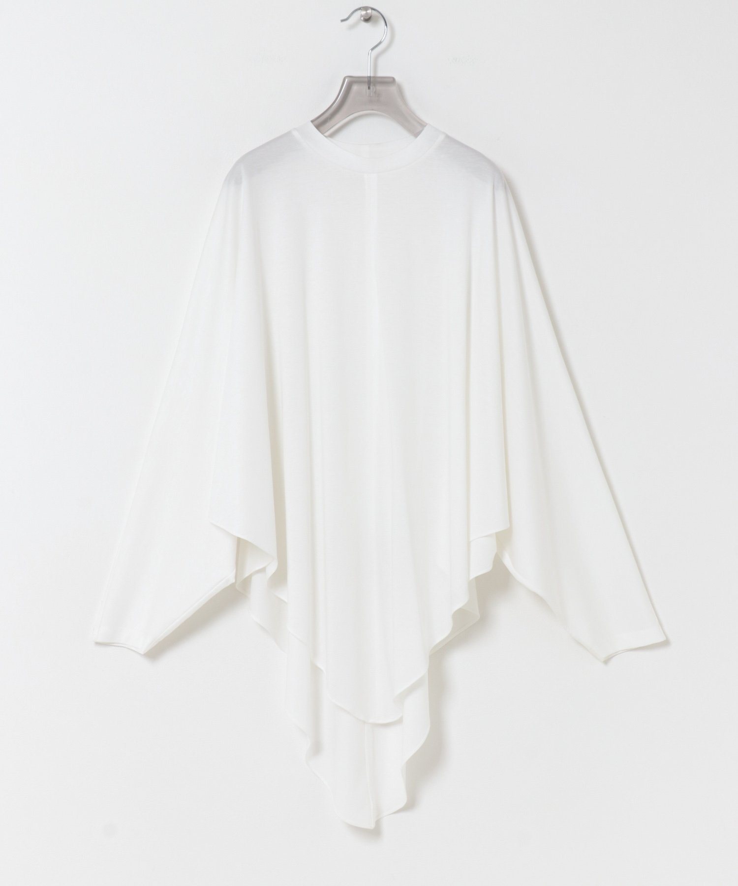URBAN RESEARCH（アーバンリサーチ）RECTO OVERSIZED CAPE TOP 店舗にてお問い合わせの際は、下記の品番をお申し付け下さい。 品番：CU26210-2010146 独創的なカッティングが光るオーバーサイズ・ケ...