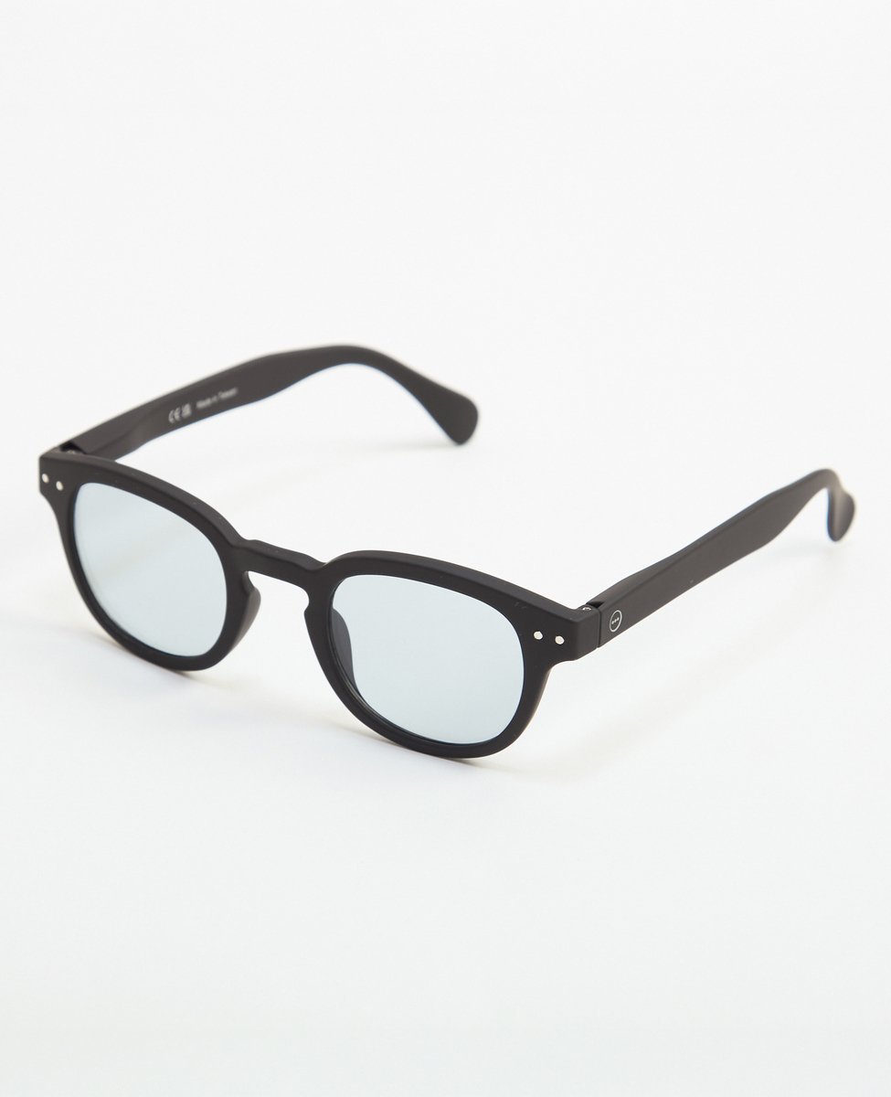 MEN'S MELROSE（メンズメルローズ）【IZIPIZI/イジピジ】SUN LIGHTCOLOR #C / サングラス / JAPAN EXCLUSIVEカテゴリー1の淡いカラーレンズと定番#Cフレームを組み合わせた、日常使いにぴった...