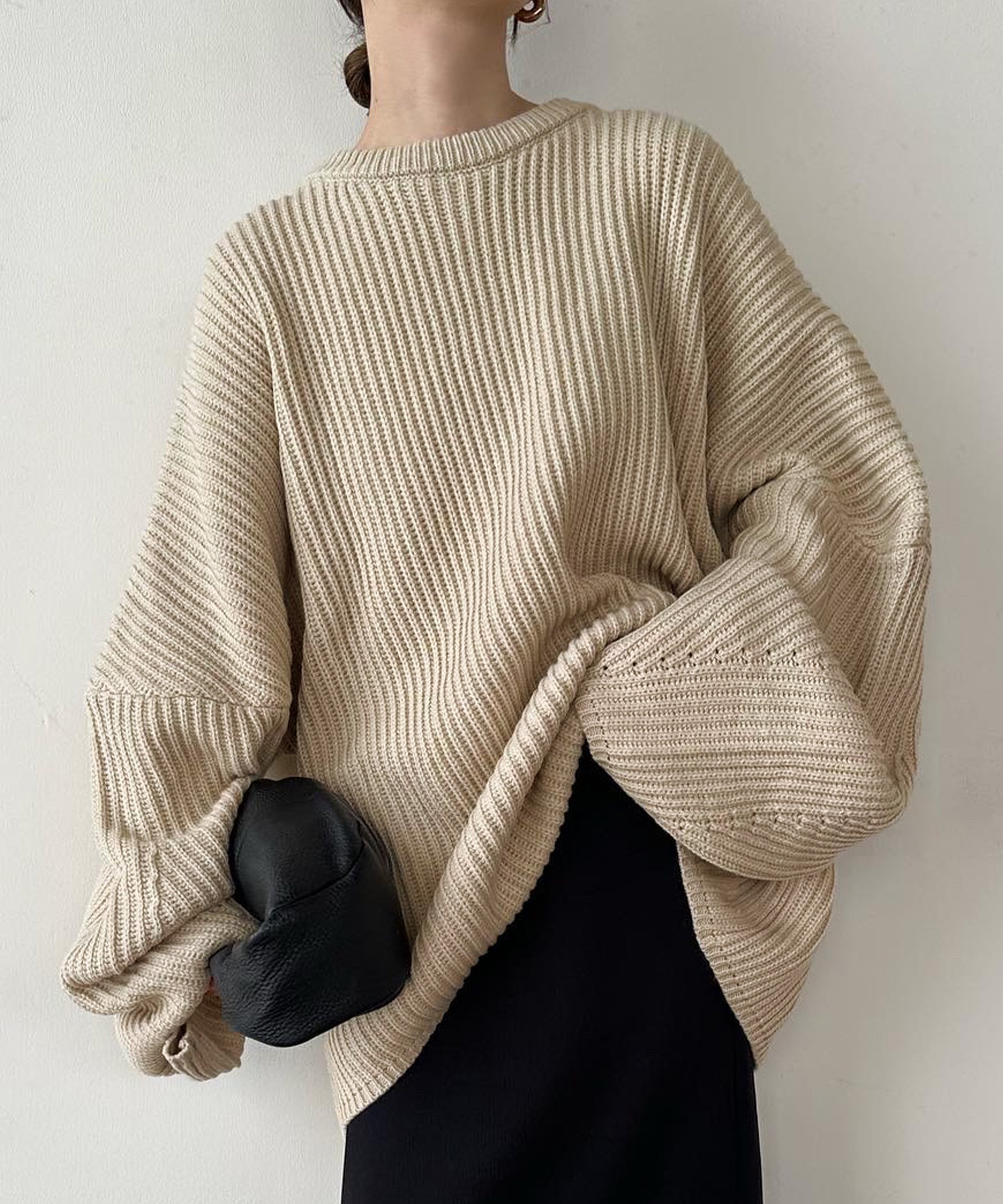 SELECT MOCA（セレクトモカ）ルーズボリュームオーバーニット【SELECTMOCAbyson】シンプルな色合いの中に、可愛さをプラスしたコーデやナチュラルなライフスタイルをSNSで発信。幅広い層の女性から注目を集め、WEARinst...