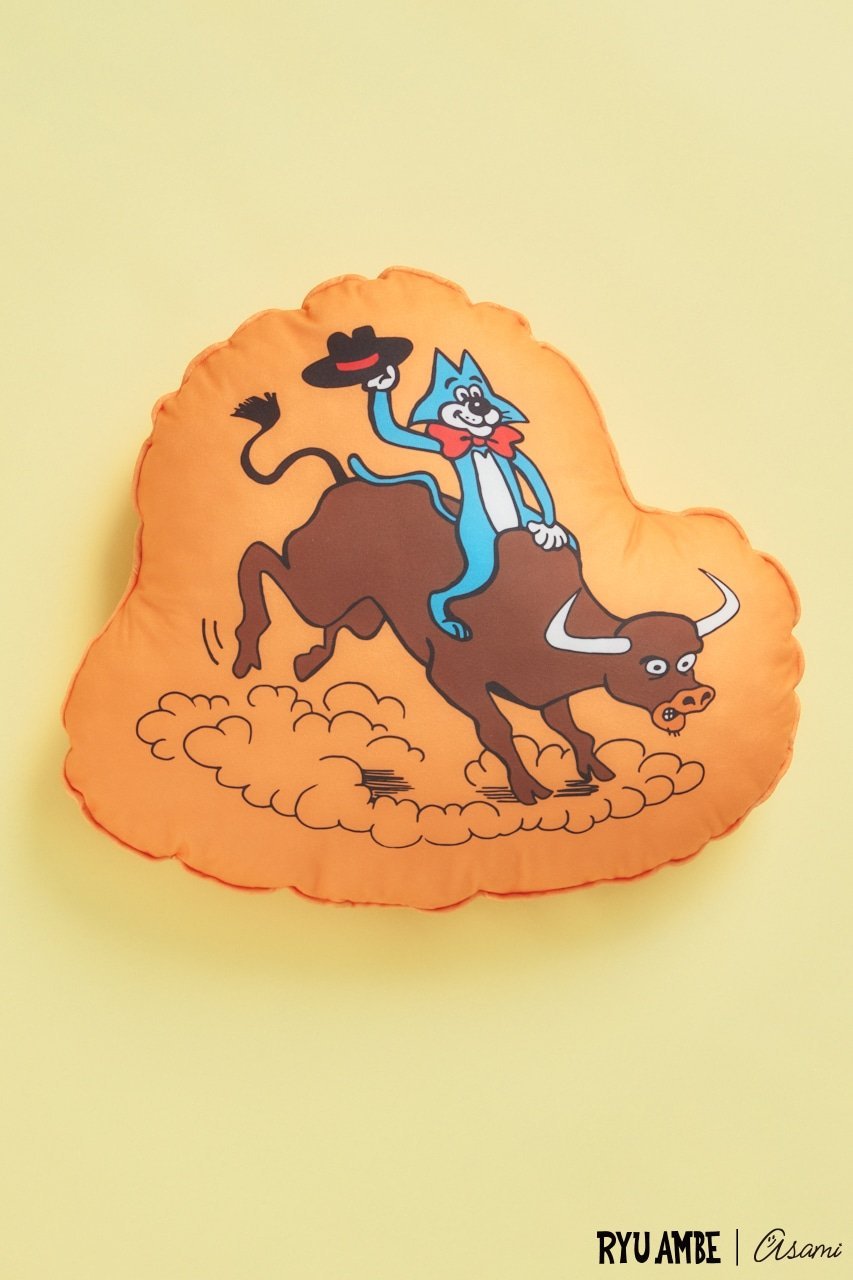 RODEO CROWNS WIDE BOWL（ロデオクラウンズワイドボウル）(Ryu Ambe)クッション■ポイントキャラクターデザイナーRyuAmbeコラボアイテムのクッション。■ディティール描きおろしのキャラクターをダイカットクッション...