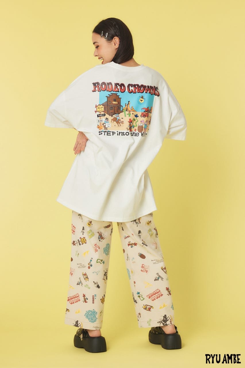 RODEO CROWNS WIDE BOWL（ロデオクラウンズワイドボウル）(Ryu Ambe)SITW Tワンピース■ポイントキャラクターデザイナーRyuAmbeコラボアイテムのワンピース。■ディティールゆったりとしたシルエットで、今回の...