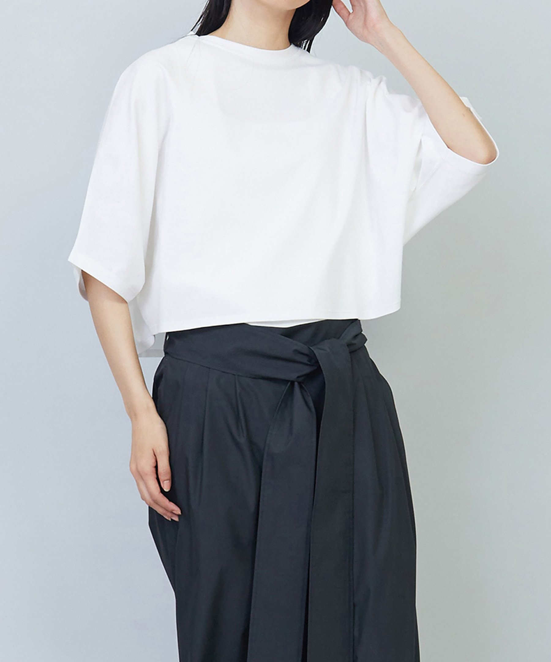 1er Arrondissement（プルミエアロンディスモン）ハイゲージポンチクロップドTシャツ昨年から大人気の着映えTシャツが今年も登場！さっと着るだけでサマになるカットソー。高級綿のスーピマコットンを贅沢に使用したジャージー素材です。...