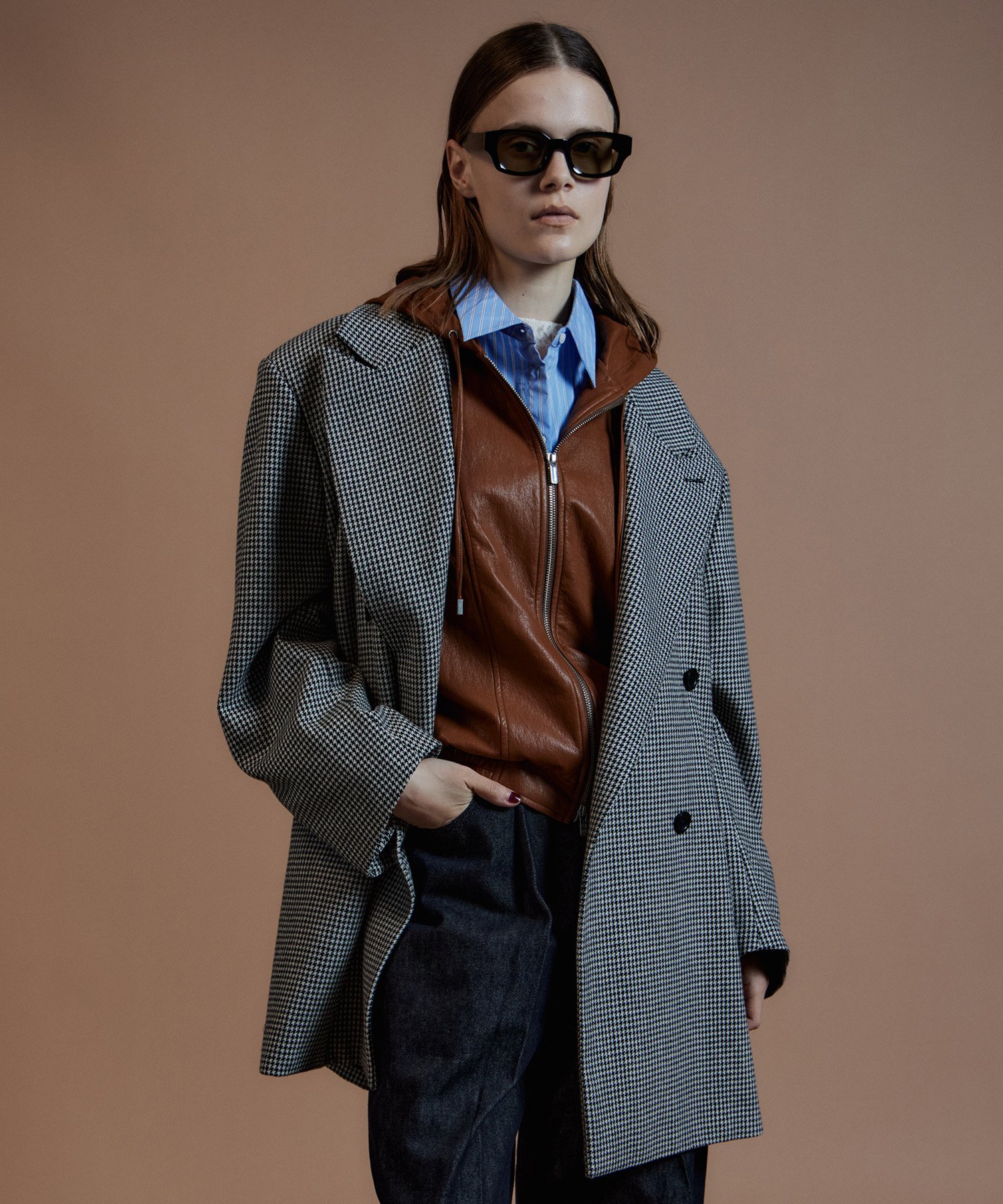 MAISON SPECIAL（メゾンスペシャル）Oversized Jacket Coat■FABRIC今季は、トラッドなニュアンスを醸し出す細かな千鳥格子（ハウンドトゥース）柄が気分。保温性にも優れており秋口のライトアウターとしてはもちろ...
