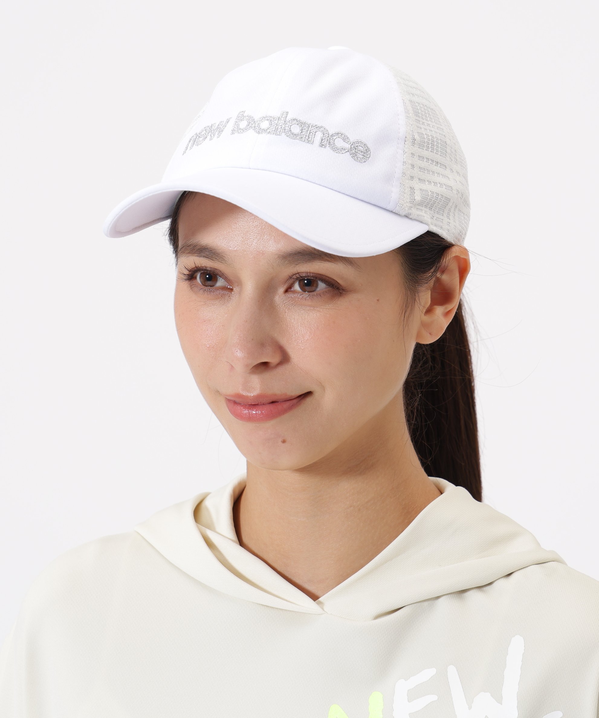 New Balance Golf（ニューバランスゴルフ）チェック柄メッシュ 6パネルキャップ (WOMENS)大人のスタイルに馴染む、品のあるデザインが魅力の6パネルキャップ。通気性を確保しながらも落ち着いた表情に仕上げました。後ろ部にあし...