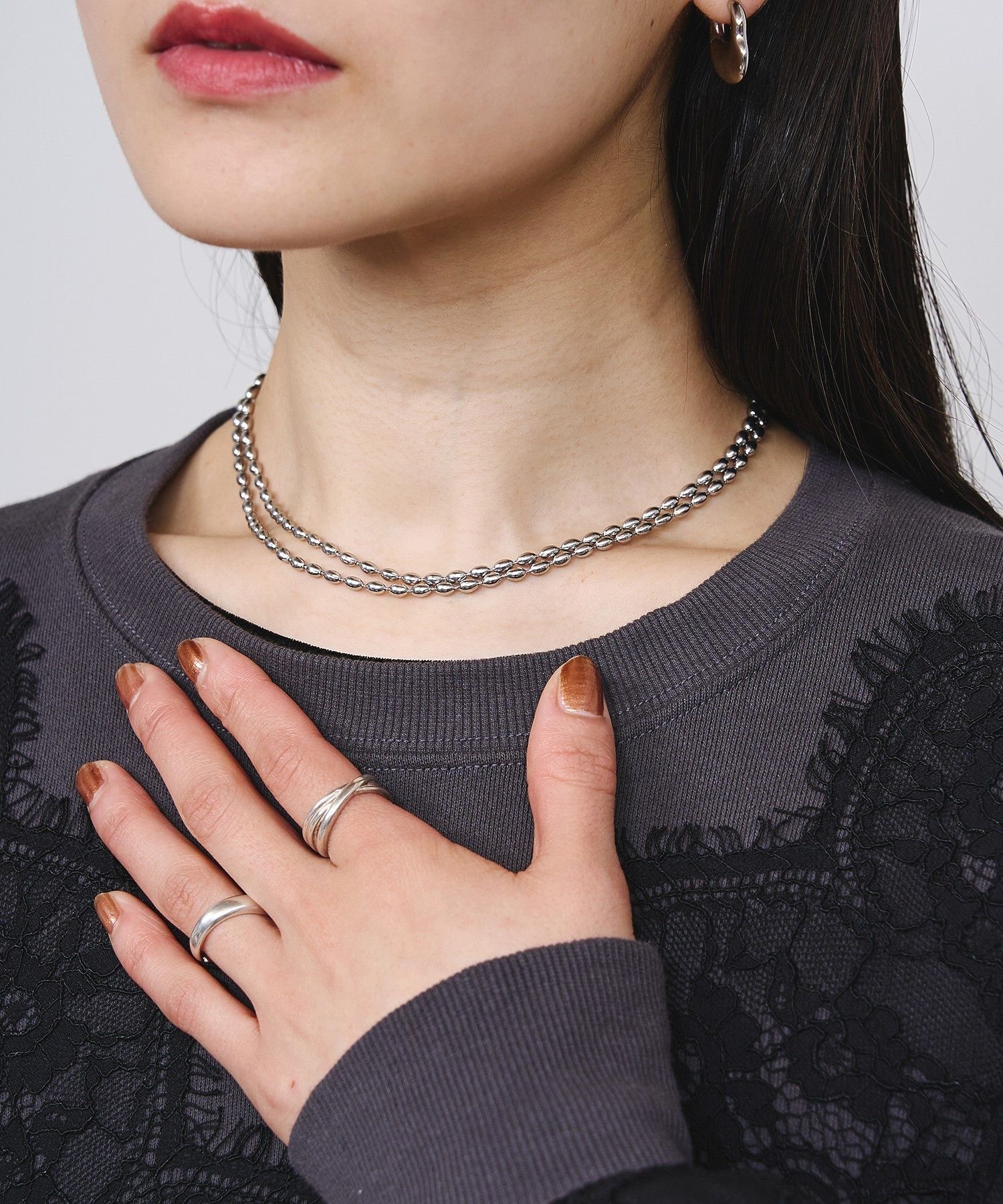 ROSE BUD（ローズバッド）SOAC Drop Chain Long Necklaceアレンジ自在なボールチェーンロングネックレス・シンプルなボールチェーンを使用したロングネックレス・オリジナルの六角形モチーフの留め具が程よいアクセント...