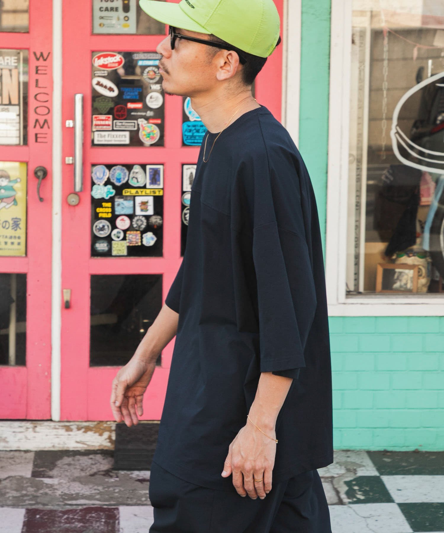 URBAN RESEARCH（アーバンリサーチ）Wide Dad BREEZY TECH SHORT-SLEEVE T-SHIRTS「Wide Dad」26SS【夏にも快適に過ごせる1枚。機能面も充実したオリジナルファブリックが光る、アップ...