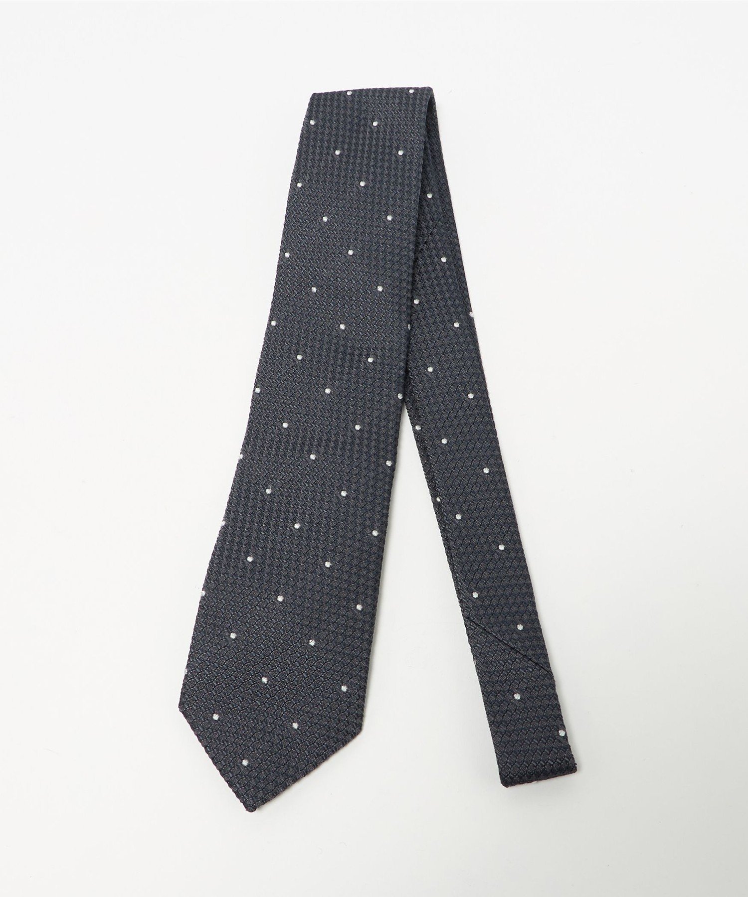 UNITED ARROWS（ユナイテッドアローズ）BIANCH ピンドット ジャガード ネクタイワードローブに揃えておきたい一本ジャガード織りのベースにホワイトのドットを均等に配したネクタイ。素材のナチュラルな光沢と、滑らかな風合いもポイン...