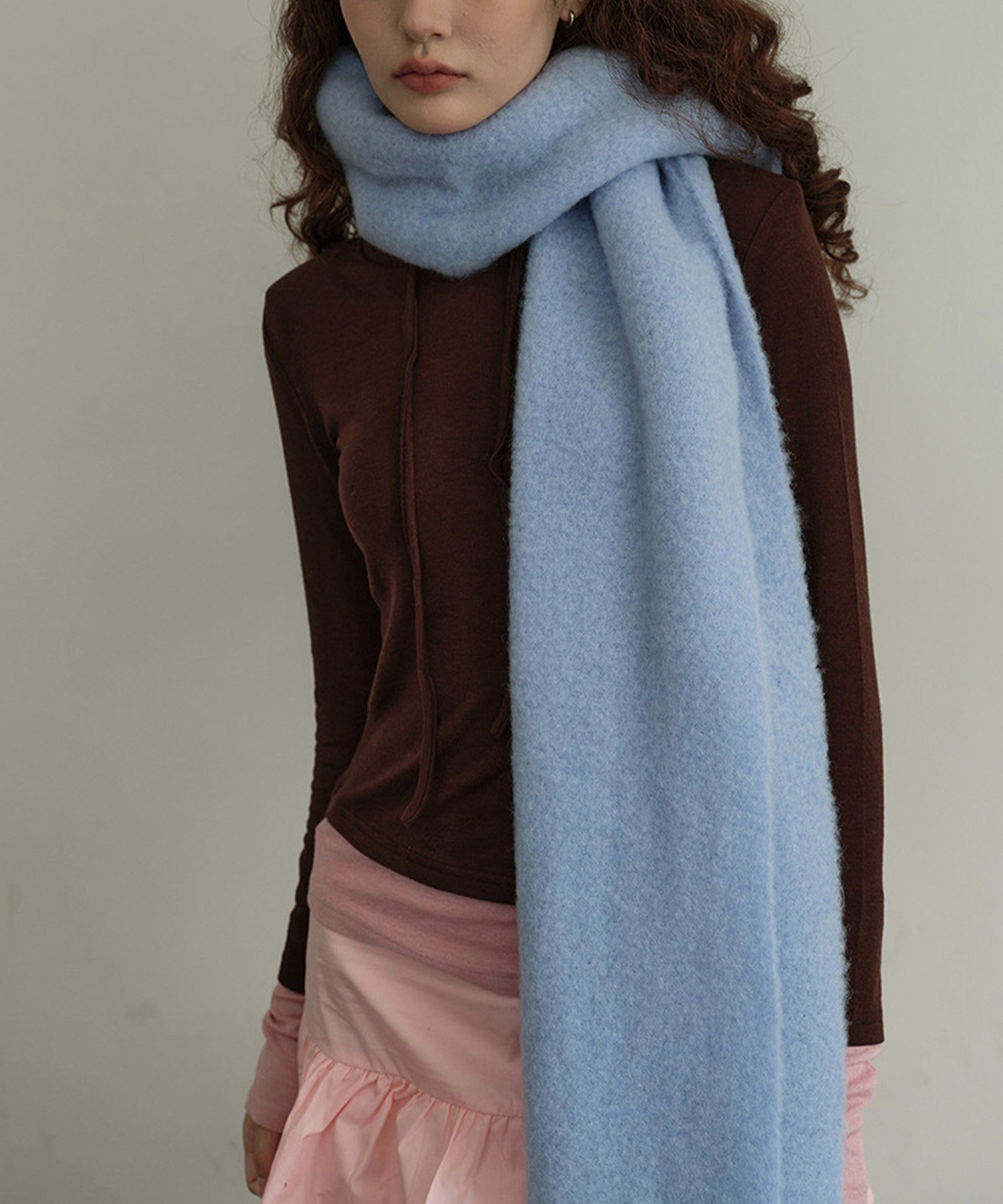 aimoha（アイモハ）【Jasmine】パステルカラーボリュームマフラー天然素材ウール使用の無地大判マフラー。使いやすいベーシックカラーの合わせて、トレンドのパステルカラー発色のよいカラーも加えた4色展開。■POINT・ふわっと柔らかい肌...