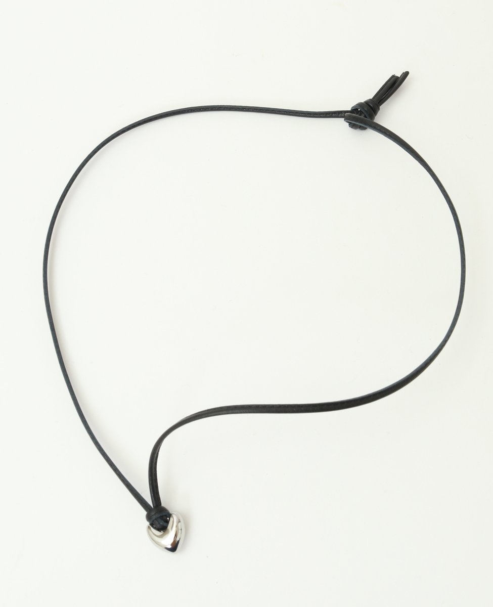 Liesse（リエス）【UCALYPT/ユーカリプト】Plump Heart Leather Cord Necklace (ul4453)【UCALYPT/ユーカリプト】グラフィック・パッケージを手掛けるデザインチームが、2017年にスター...