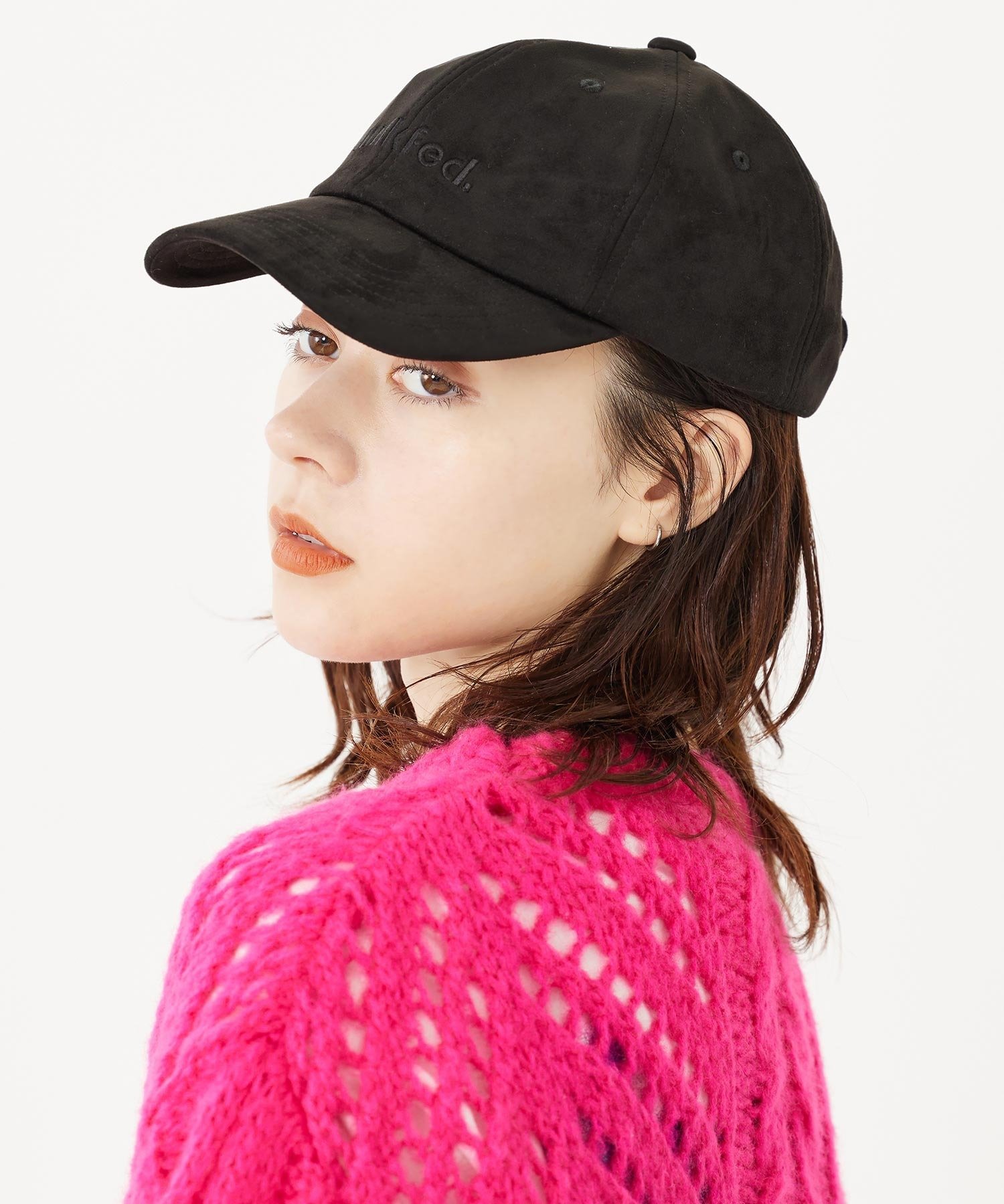 MILKFED.（ミルクフェド）FAUX SUEDE CAP落ち着いた雰囲気にワンランクアップ！いつもと違うシンプルキャップ■スウェード調のシンプルなデザインの帽子■フロントのMILKFED.ロゴも同色で刺繍されていて大人な印象に◎■いつも...