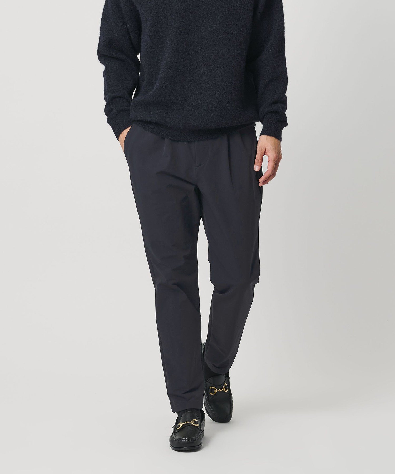 UNITED ARROWS LTD. OUTLET（ユナイテッドアローズ アウトレット）ダブルクロス 4WAY ナイロン 1プリーツ イージーパンツ NO.5「スマートに決まる、冬対応のストレッチイージーパンツ」細すぎない絶妙なシルエットと...
