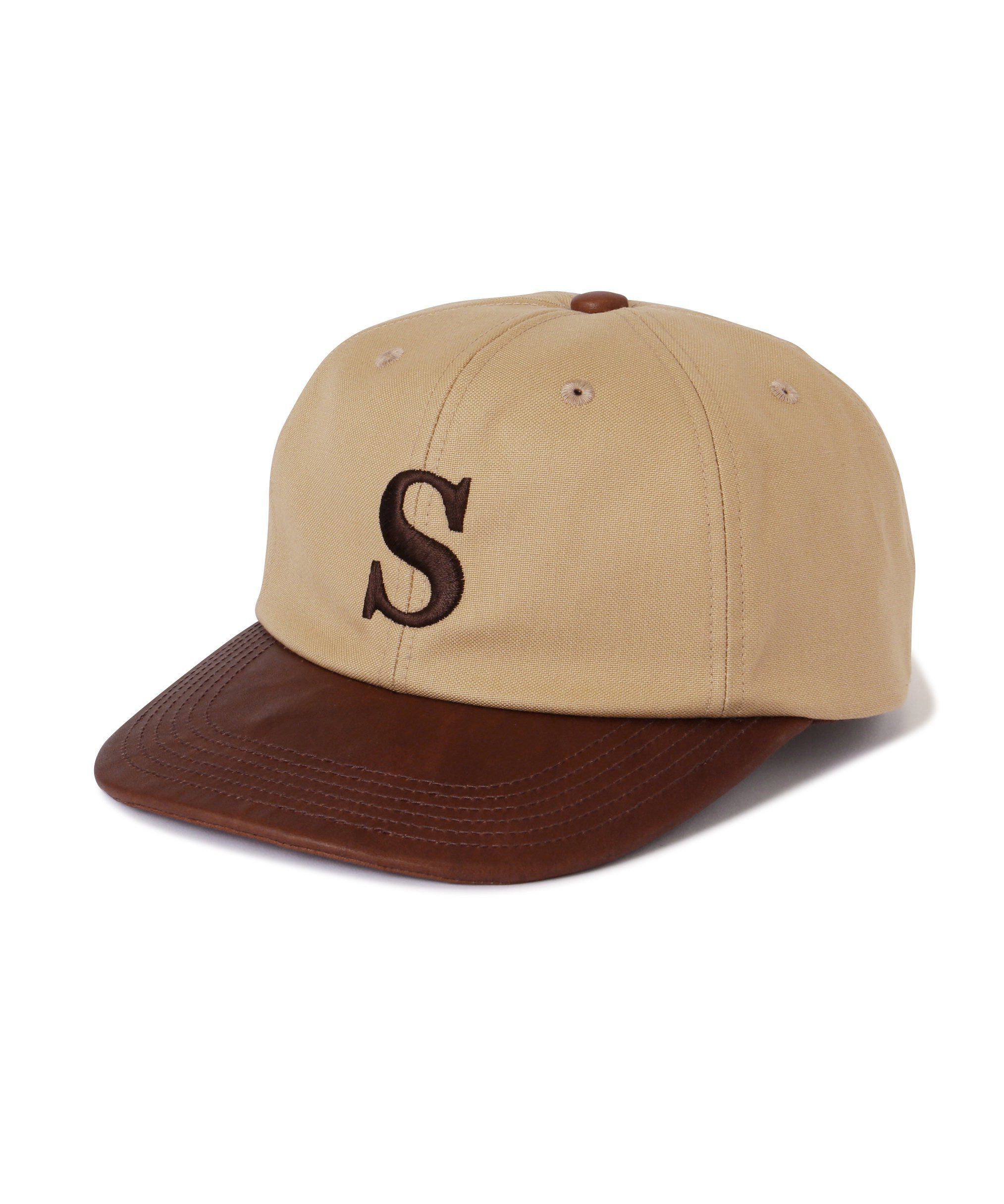 Schott（ショット）WAPPEN 6P CAP/ウエポン 6P キャップ無骨な風合いのダック生地を本体に、使い込むほどに味が出るヌメ革をツバに使用したCAP。フロントにはSの刺繍を施し、シンプルながらアクセントの効いたデザインに。経年変...