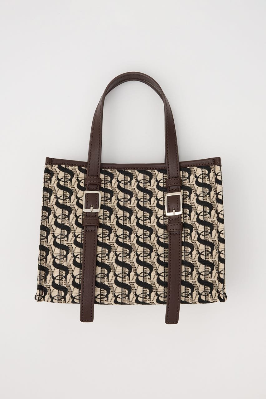 SLY（スライ）MONOGRAM JQ TOTE BAG/S【MONOGRAMJQTOTEBAG／S】■POINT/DETAIL：SLYオリジナルのジャガード柄を全面にあしらったミニショルダーバッグ。マチ付きで実用性にも優れ、スタイリングの...