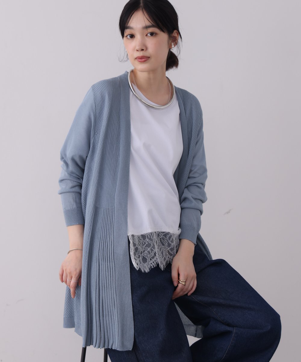 Bab / Bou Jeloud（バブ / ブージュルード）ミディミドル丈トッパー■POINTさらりと羽織るだけで、縦ラインを美しく見せてくれるミドル丈トッパー。前後に施したプリーツデザインが動くたびに表情を生み、シンプルながらも存在感のあ...