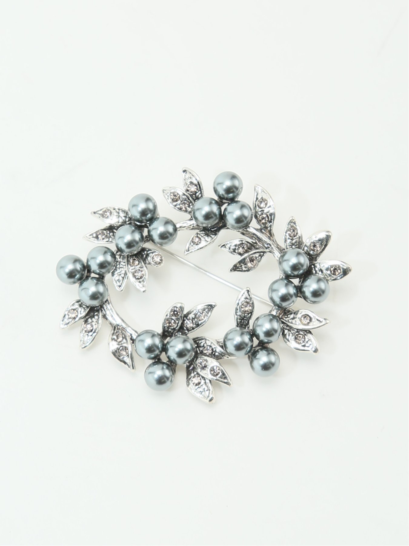 TAKA-Q（タカキュー）ブローチエムエフエディトリアルレディース/m.f.editorial:Womenブローチ■セレモニーやオケージョンなど、ハレの日のフォーマルシーンに欠かせないピンブローチです。ブラック調のパール樹脂をリーフ型のブロ...