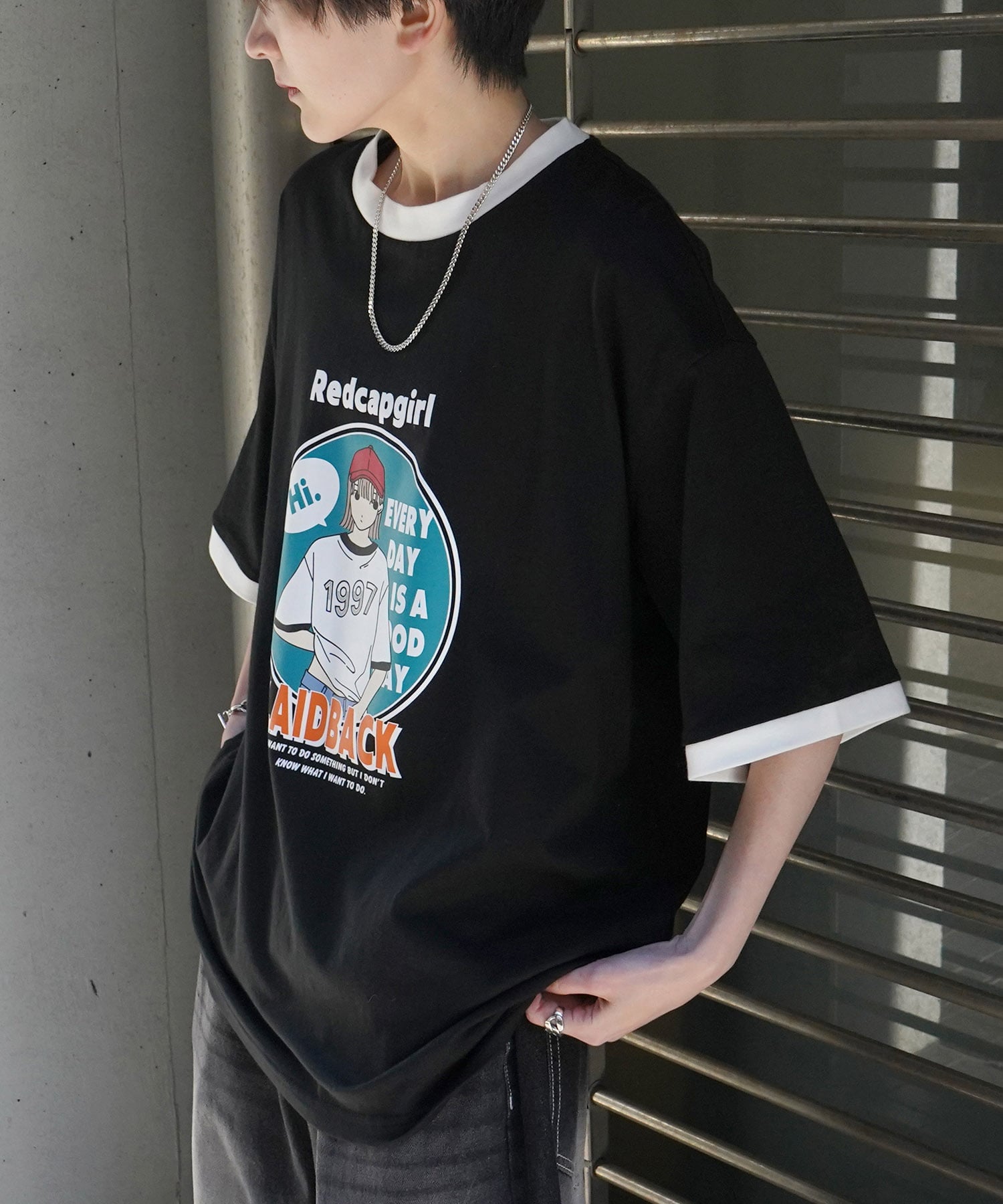 Confirm（コンファーム）(M)Confirm/AM24336キュートなガールイラストが魅力のリンガーTシャツ。■素材癖のないふんわりとした肌触りが心地よい1枚。さらりと軽く着用できる優れもの。癖のない質感なのでオールシーズンご着用いた...