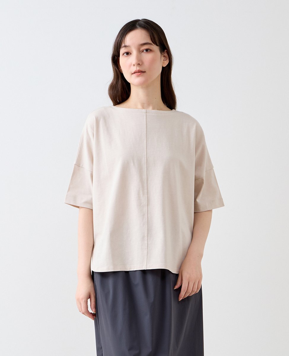 MELROSE CLAIRE（メルローズクレール）ラウンドヘムボートネックプルオーバーTRUECOTTON『農場と紡績工場の特定』ができるTRACEABLE(追跡可能な)オーガニックコットンの代表格であるトルコオーガニックコットンを使用して...