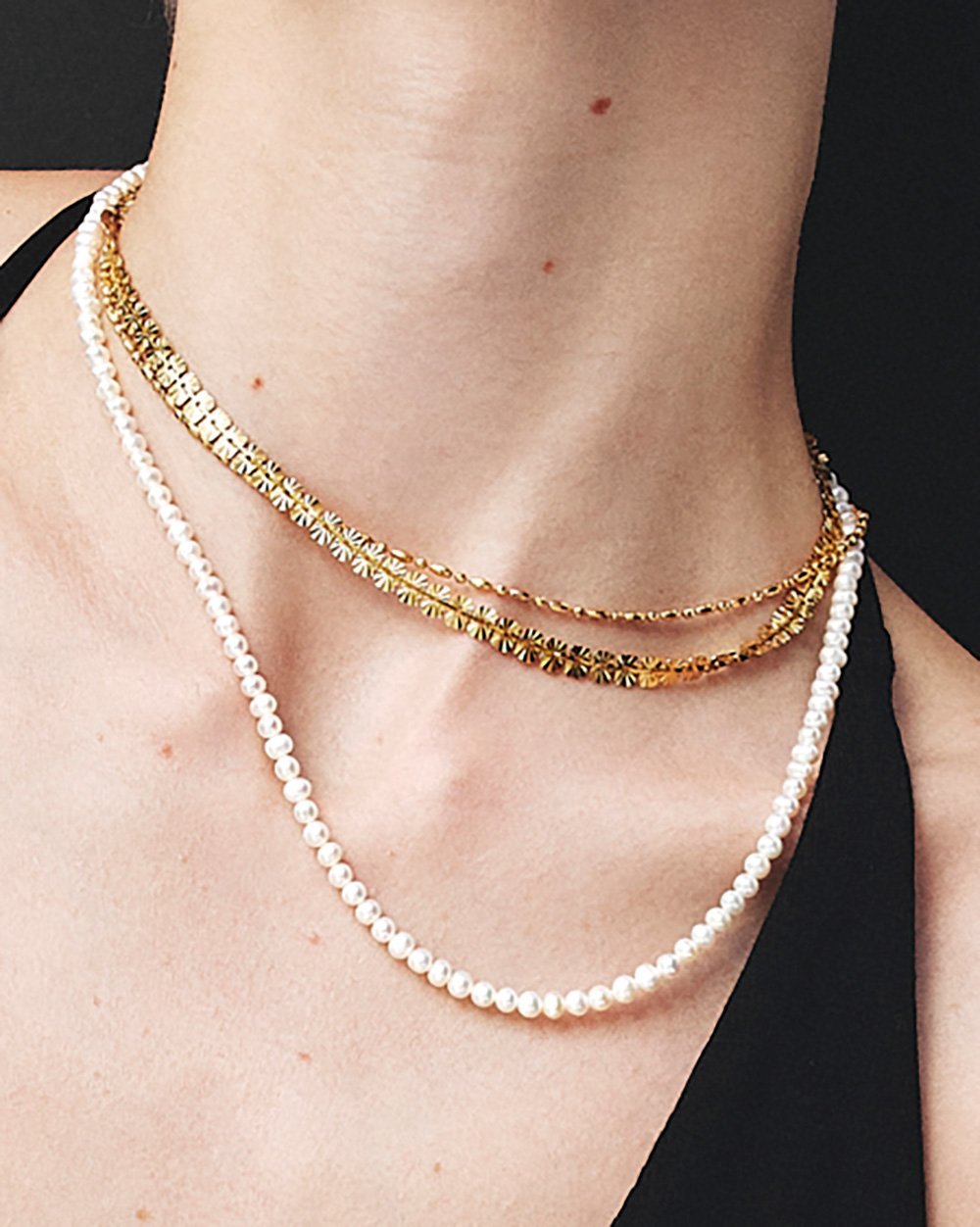 H.O.V（フォブ）les bonbon/botanica chloro necklace/ボタニカ クロロ ネックレス ご【ボタニカクロロネックレス】一定のリズムで光を刻み、デコルテに洗練をもたらすネックレス。肌の上に浮かぶような存在感で...