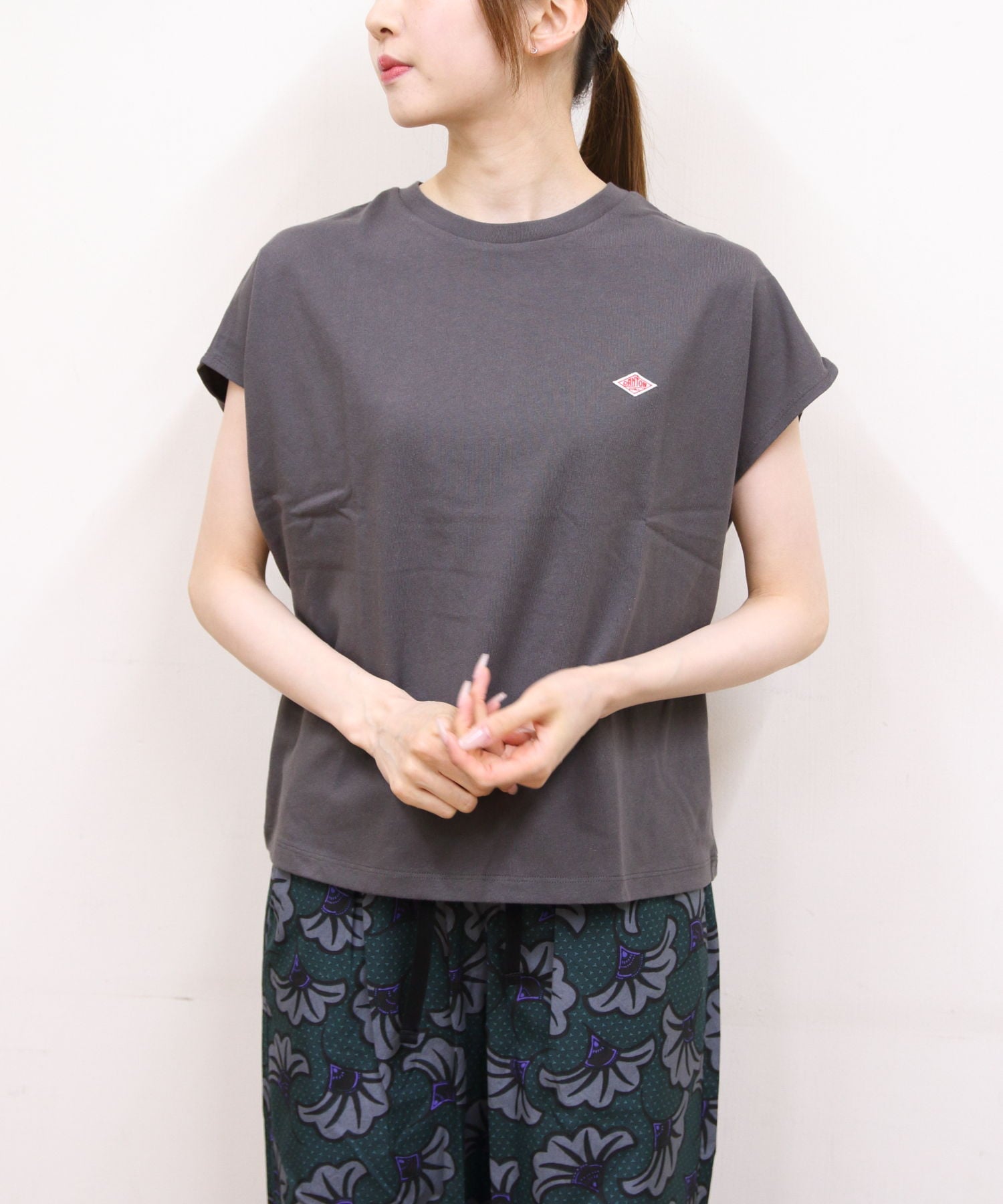 STEPS（ステップス）DANTON/(W)DANTON/DOLMAN SHORT SLEEVE TEEメーカー品番：DT-C0403 CJJ【メーカーカラー表記】ホワイト： c/#010 WHITEチャコールグレー：c/#080 COAL...