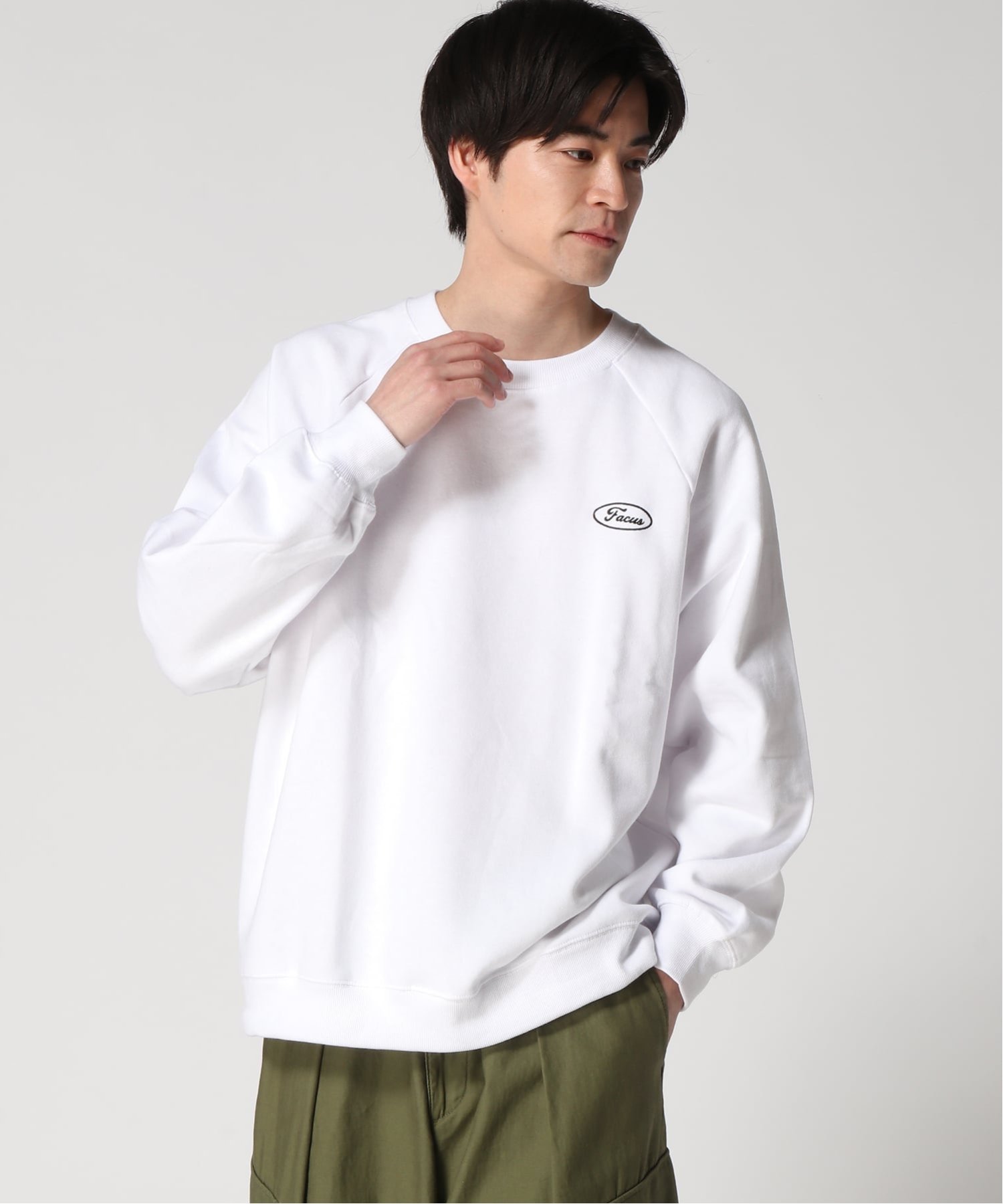 Confirm（コンファーム）(M)ILL'S/IL251002-TSWILL'S Collectionシンプルながらも旬のディテールを凝縮。ワンポイント刺繍と裾ドロストが魅力の裏起毛スウェット。＜素材＞ふんわりとした気持ちいい触り心地が魅...