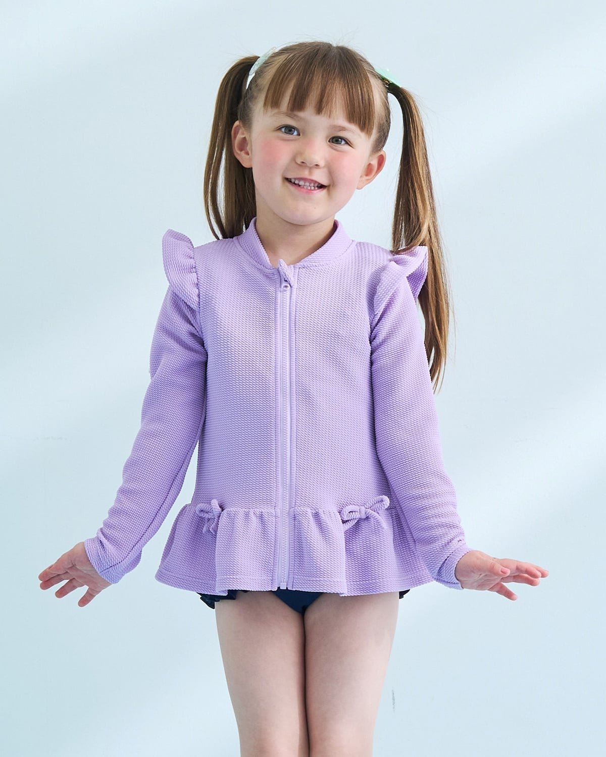 NARUMIYA ONLINE（ナルミヤオンライン）【SWIM】【UV カット】裾フリルフルジップラッシュガード【子供服】【キッズ】【女の子】■デザイン・UVカットのフルジップラッシュガード、チュニック丈で日よけに◎・肩のフリルと裾フリルで...