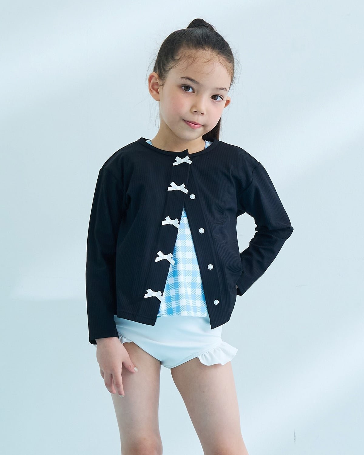 NARUMIYA ONLINE（ナルミヤオンライン）【SWIM】【UVカット】リボン付きカーディガン型ラッシュガード【子供服】【キッズ】【女の子】■デザイン・UVカット生地のカーディガン型ラッシュガード・フロントに並んだリボンモチーフがガー...
