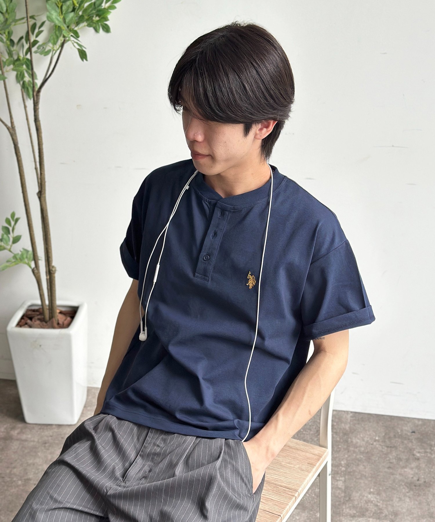 CPCM（シーピーシーエム）【U.S. POLO ASSN.】ヘンリーT一枚で着こなしが決まる◎上品カジュアルなヘンリーネックU.S. POLO ASSN.から、一枚で着こなしの幅が広がるヘンリーネックTシャツが登場。程よくゆとりのあるシル...