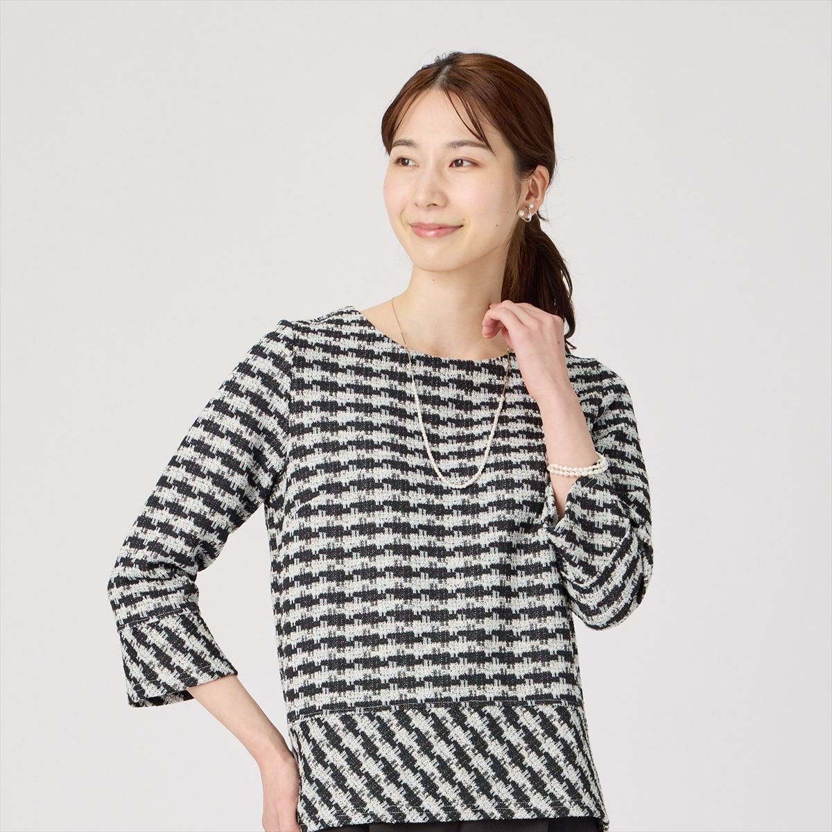 TOKYO SHIRTS（トーキョーシャツ）バイヤス切替ブラウス ツイード風 長袖 レディース BL02J100DH10R00-90普段使い、セレモニー、ビジネスなどどんなシーンでも着回し可能なブラウス。シワになりにくく、扱いやすくヘビロテ...