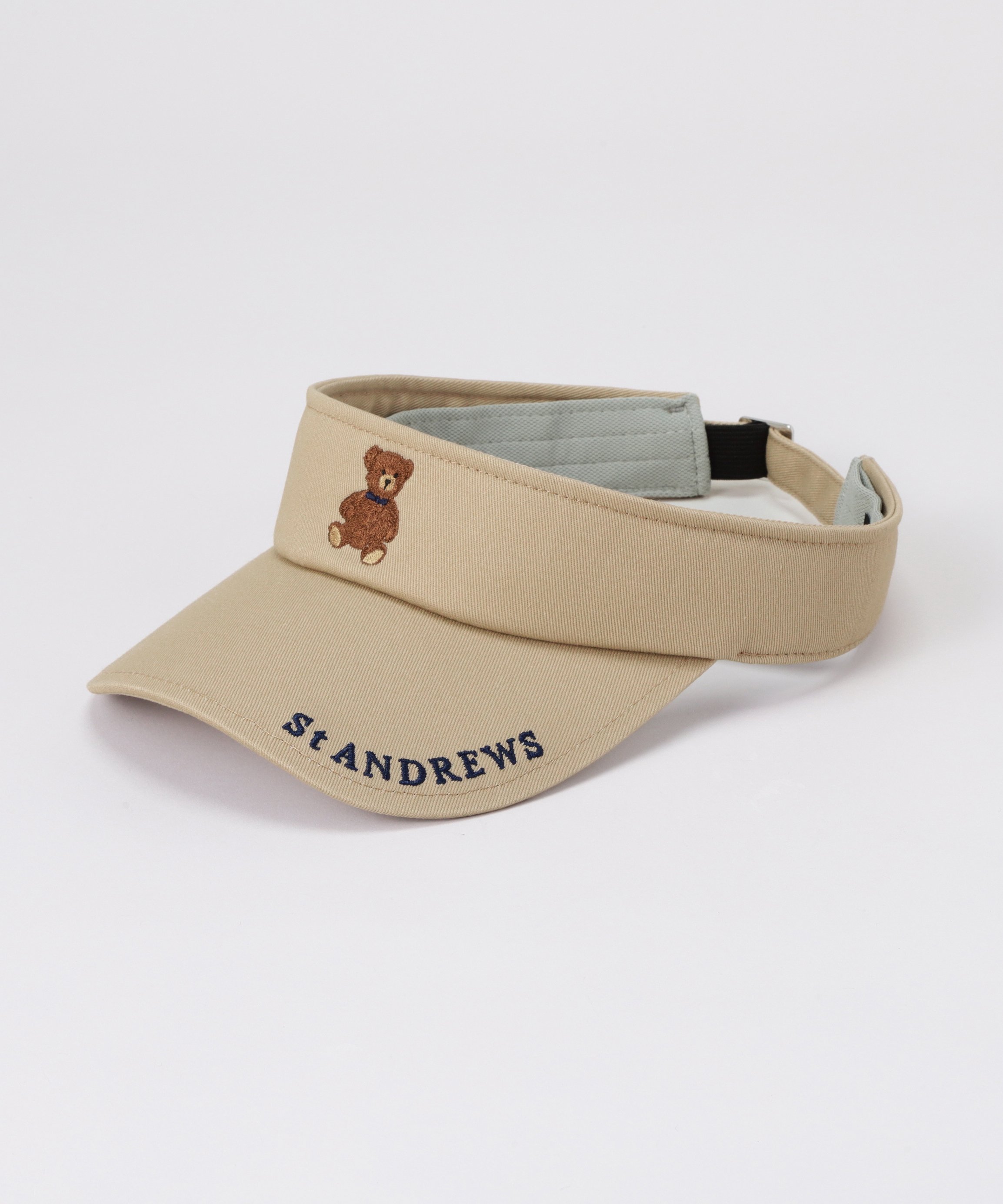 St ANDREWS（セントアンドリュース）テディベアバイザー (UNISEX)ブリムに入れたSTAロゴやサイドパネルのケルト刺繍がスポーティーなアクセントになった、テディベアバイザー。フロントに配したのテディベア刺繍が引き立つ、シルエット...