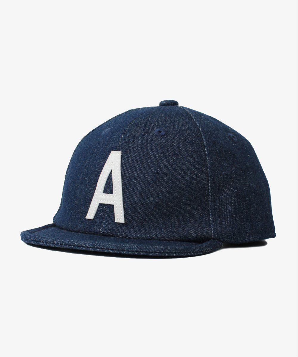 OVERRIDE（オーバーライド）GRIN BUDDY 26alphabet CAPイニシャルロゴキャップつばが短かく丸みを帯びた形が可愛く、男女問わずお使い頂けるアイテムです。バックにはこだわりの生地タグがついていたりと大人顔負けなおしゃ...