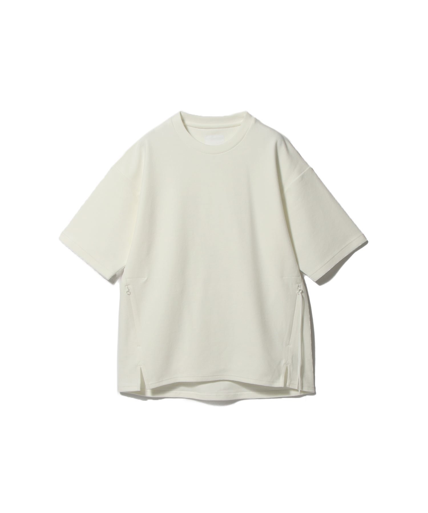 ESTNATION（エストネーション）onegravity / パイル サイドジップカットソーオーガニックコットンを使用したパイル素材のカットソー。油分を含んだしっとりとした上質なタッチと、カジュアル見えしすぎない繊細なパイル目が特徴。サイ...