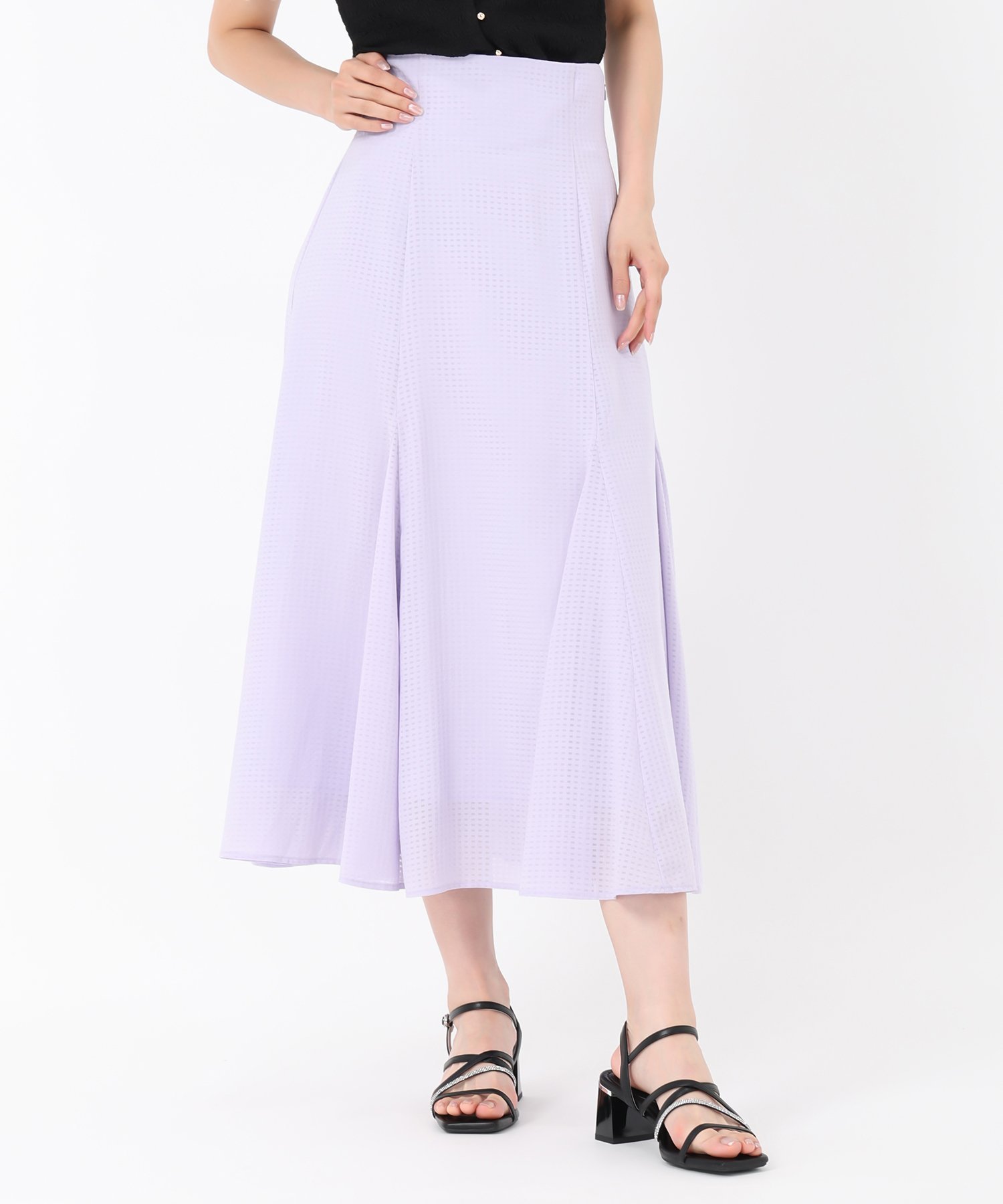MISCH MASCH（ミッシュマッシュ）2025春夏新作 シアーギンガムチェックスカート品番：MM52721024SSから大人気なシアーギンガムチェックスカート。ウエスト切替がなく、ハイウエストから裾に向かって程よく広がる女性らしいマーメ...