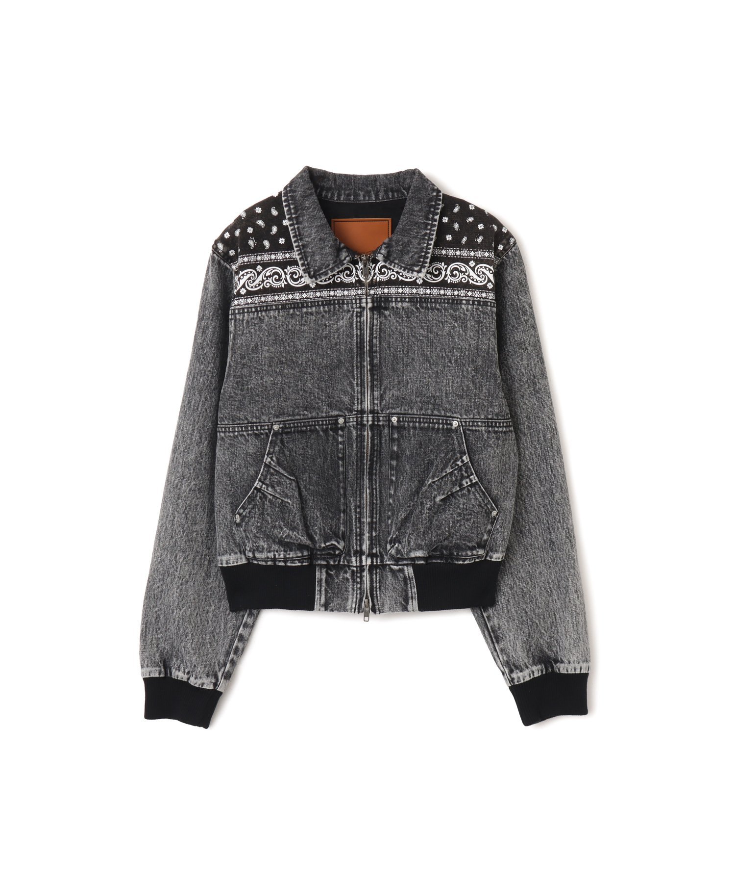 atmos（アトモス）atmos pink Panelled Bandana Denim Jacket BLACK13オンスのデニムを使用したブルゾン。程よい厚みがあり着こむことでヴィンテージのような経年変化が楽しめます。切り替え部分にはペ...