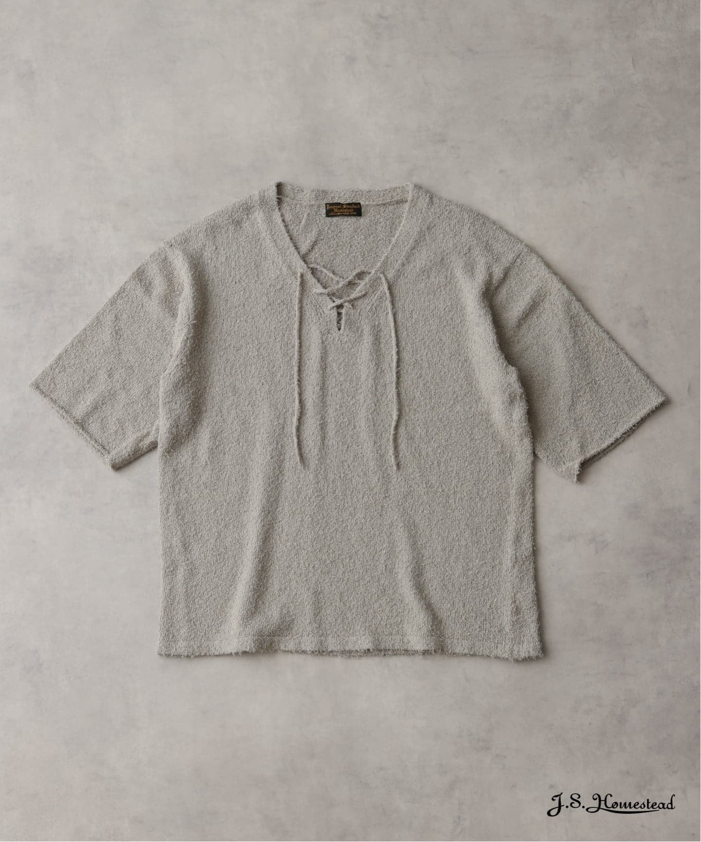 JOURNAL STANDARD（ジャーナル スタンダード）J.S.Homestead / レース アップ ビアード ニットRACE-UPBEARDKNITTEEラフに編み立てられたような、独特の表情を持つ“BEARD”ニット。タオル地のよ...